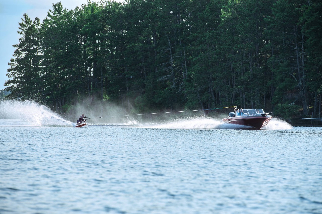 2050MS Fish and Play Boat - Ranger Reata Series