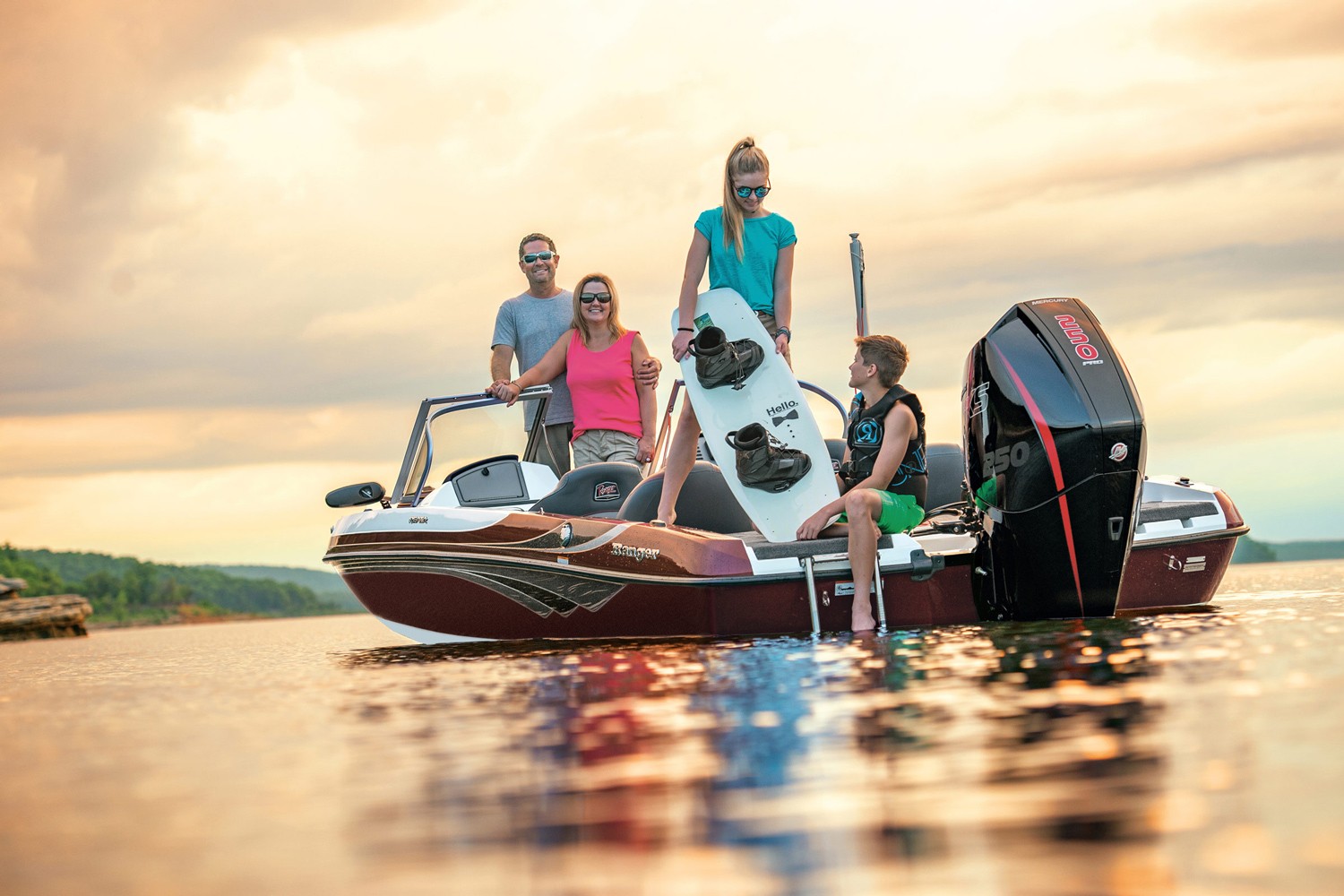 212LS Fish and Play Boat - Ranger Reata Series