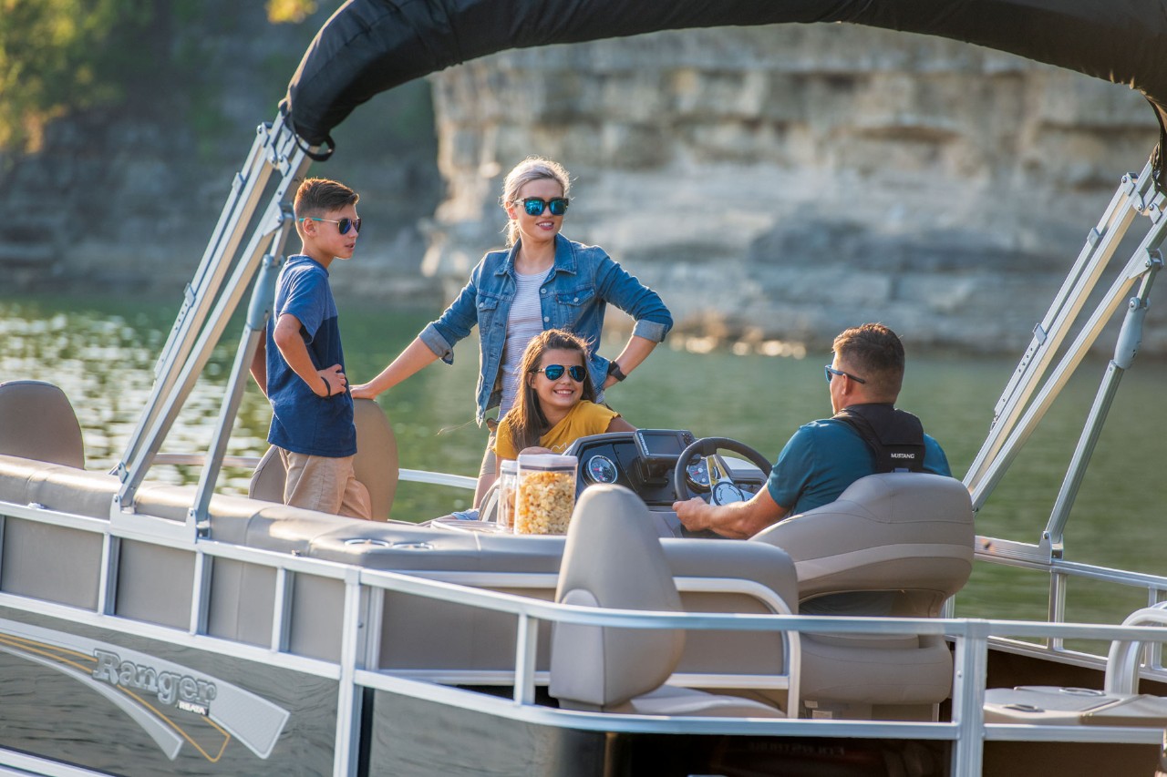 200F Fishing Pontoon - Ranger Classic Series