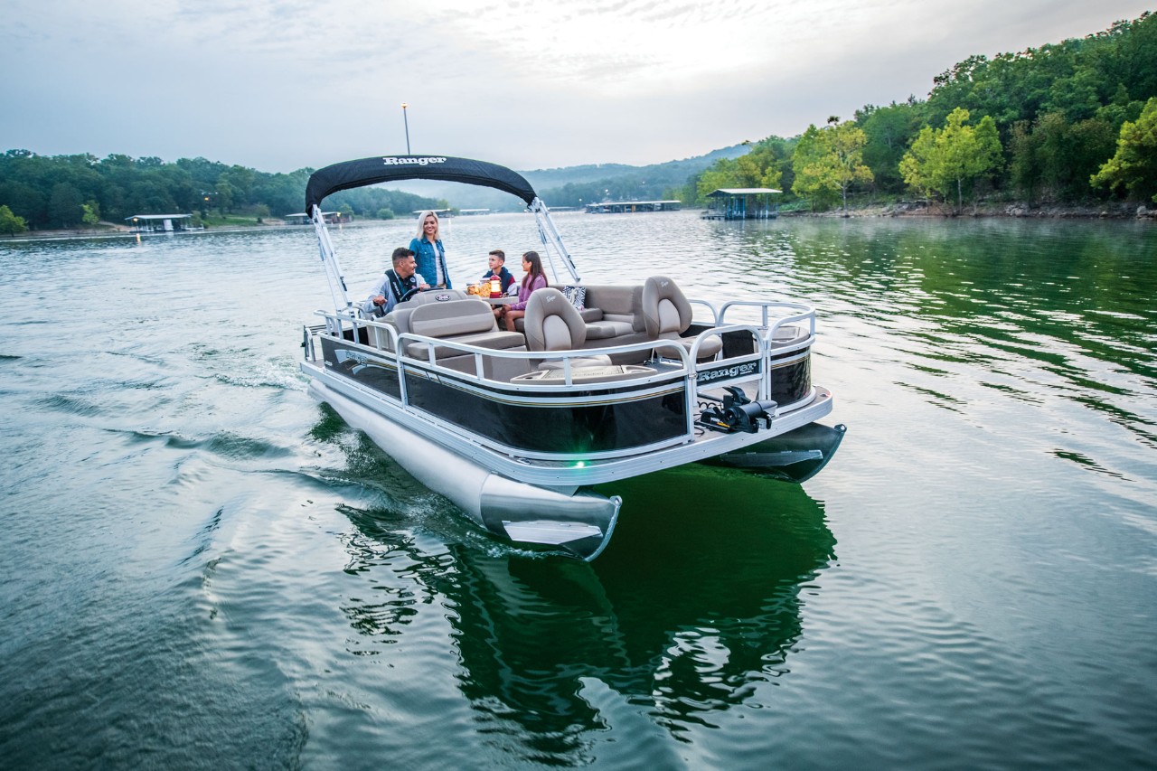 200F Fishing Pontoon - Ranger Classic Series