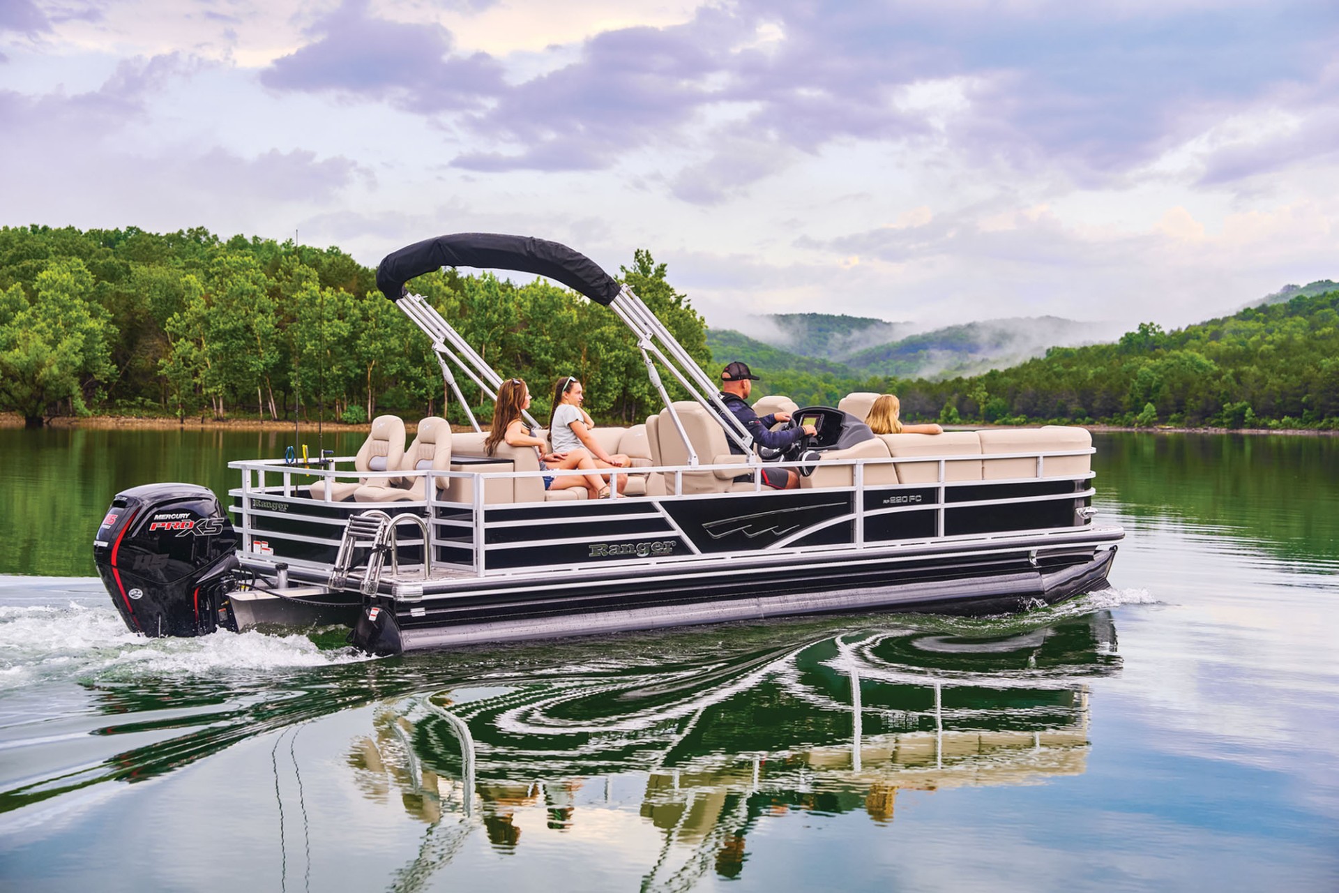 Ranger 220FC | Reata Series 24ft. 2in. Fish & Cruise Pontoon