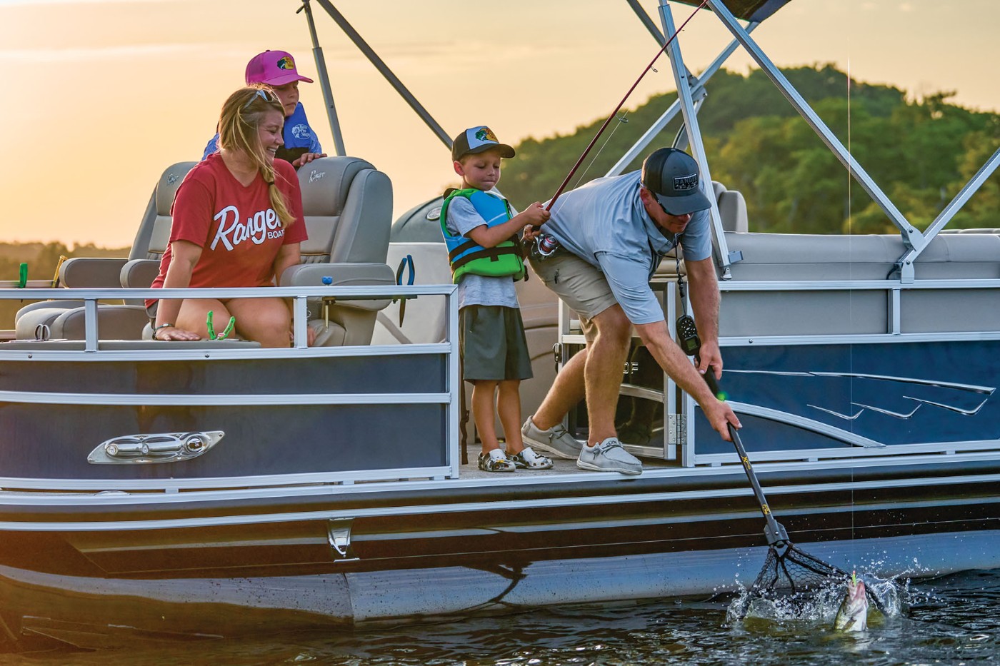 Ranger 220F | Reata Series 24ft. 2in. Fishing Pontoon