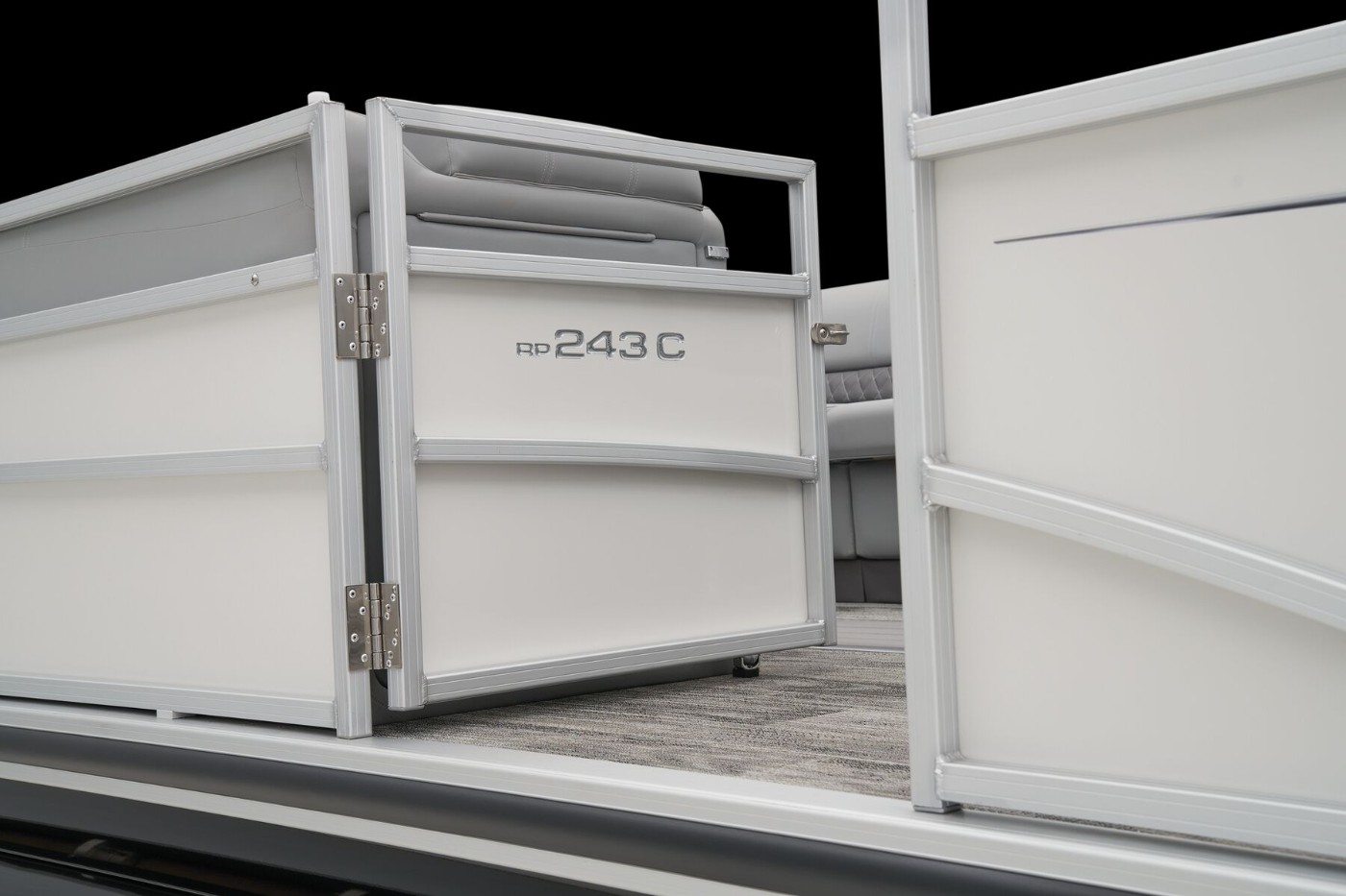 Ranger 243C | Reata Series 26ft. 2in. Cruise Pontoon